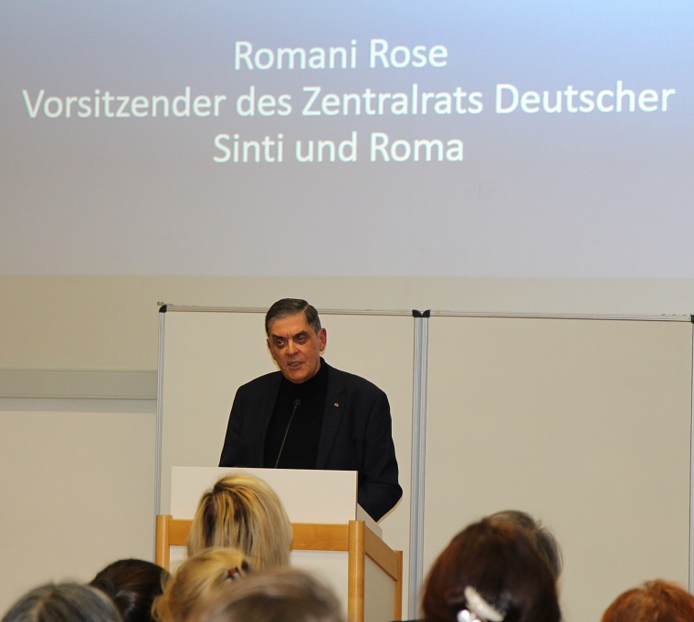 „Reden über“ Minderheitenschutz und Demokratie mit Romani Rose ...